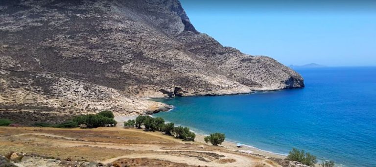 Discover the best beaches in Anafi