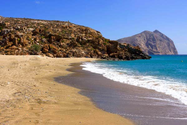 Discover the best beaches in Anafi