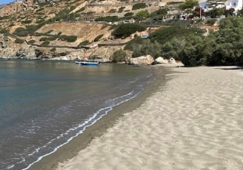 Discover the beact beaches in Iraklia