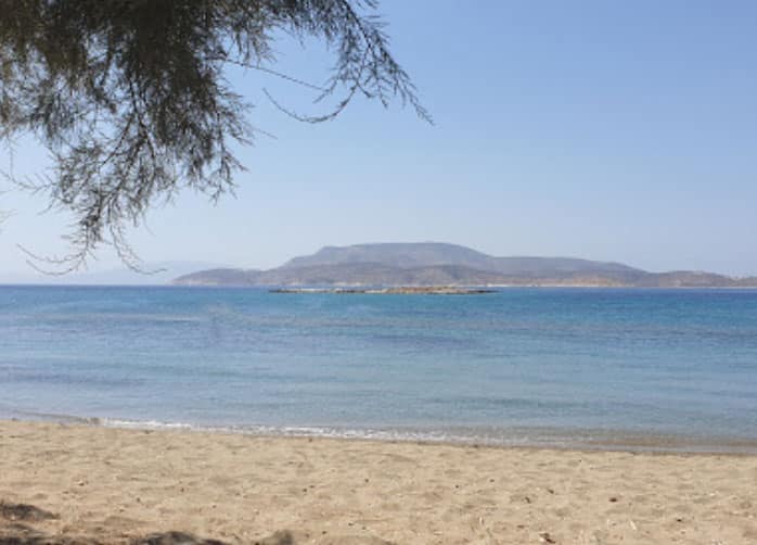 Discover the beaches of Schinoussa