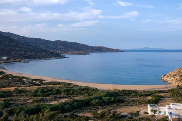 Discover 25 beaches of Ios