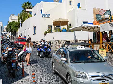 Moving around Santorini, Buses, Taxis, Private tours