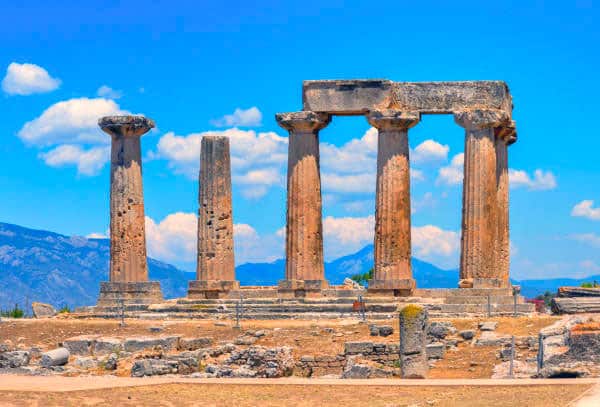 What are the most important historical sites in Greece